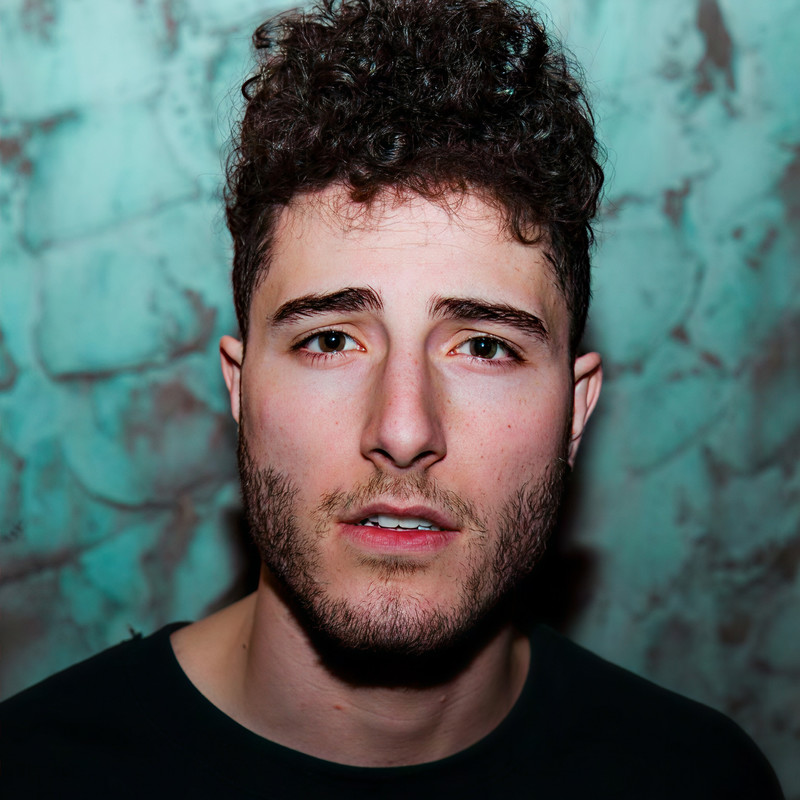 Justin Slaven's Instagram, Twitter & Facebook on IDCrawl