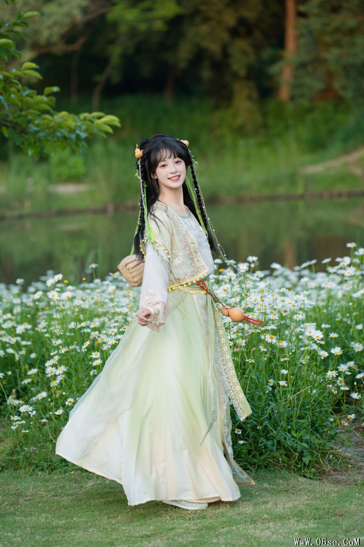 YiTuYu艺图语 Vol.7299 Xia Yu Xiao Nian[25P]-六色网