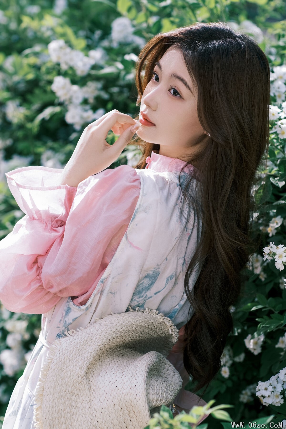 YiTuYu艺图语 Vol.7053 Gao Leng Xiao Bie Tu[39P]-六色网